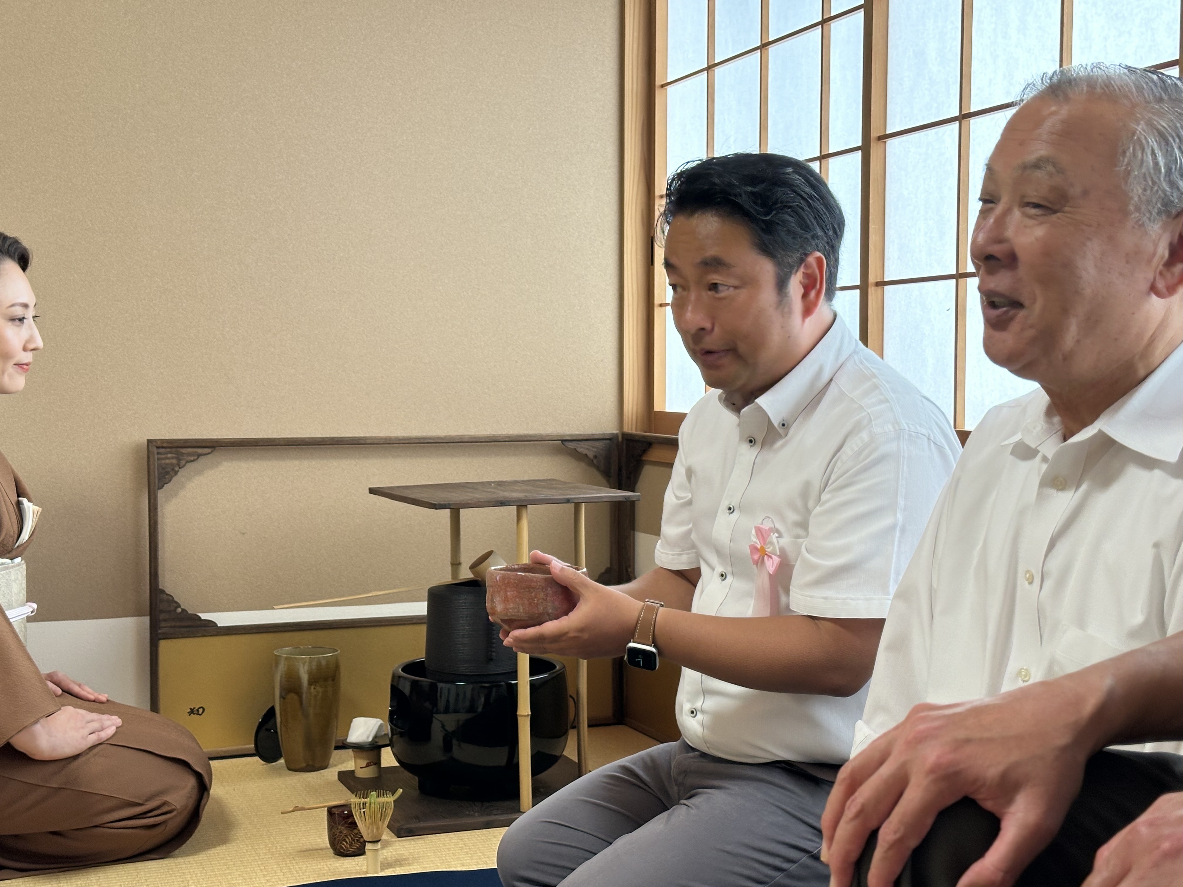 大東市立市民会館で開催された「市民茶会」に来賓として参加(あずま健太郎) - あずま健太郎（アズマケンタロウ） ｜ 選挙ドットコム