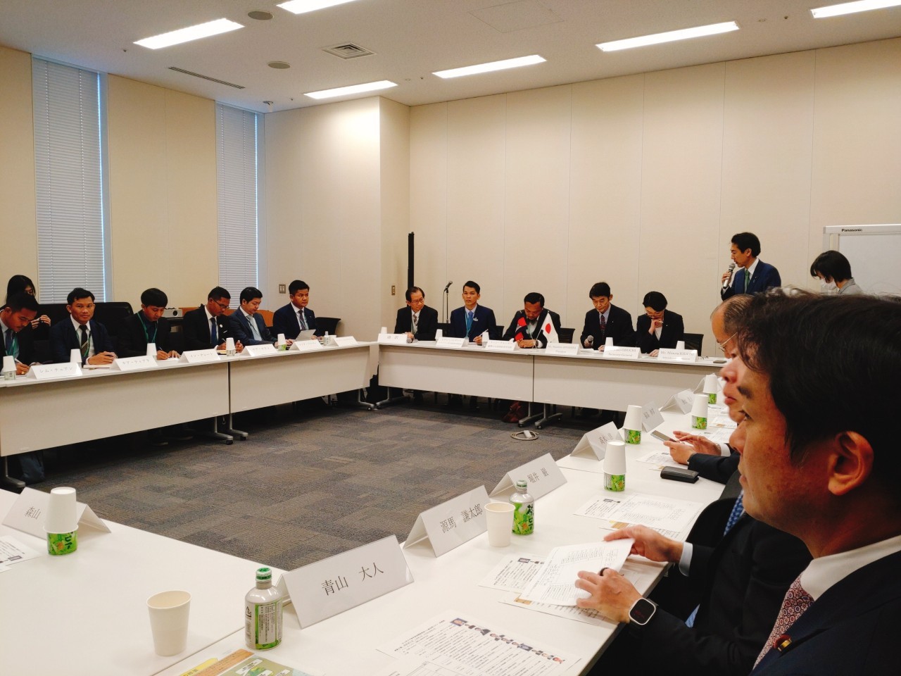 【議員外交・カンボジアの若手国会議員との意見交換会 ミャンマー民主化議連総会など】 - 青山やまと（アオヤマヤマト） ｜ 選挙ドットコム