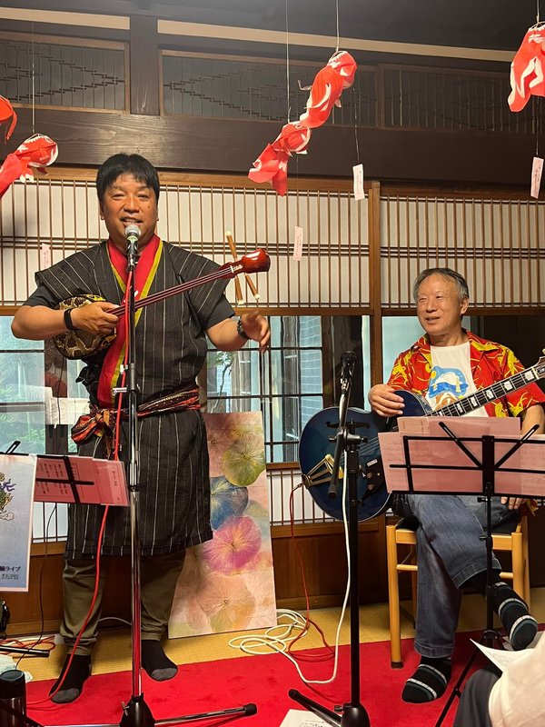 8/4沖縄三線演奏会〜🎶仏桑花の会など、沖縄にご縁のあった翠香流さんのギャラリーにて、沖縄を楽... - 中沢けいこ（ナカザワケイコ ...