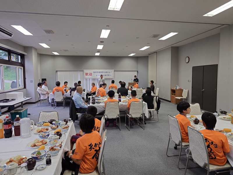 8月2日朝、福井市鶉小学校の児童代表6名が北海道上砂川町中央小学校を訪れました。 - 佐野ひろし（サノヒロシ） ｜ 選挙ドットコム