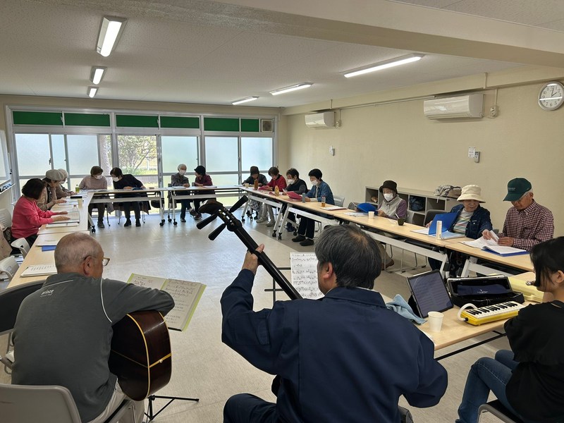 【歌声喫茶🎶】午後から、知立団地集会所の歌声喫茶に参加させていただき、皆さんと一緒に元気に歌っ... - 田中健（タナカタケシ） ｜ 選挙ドットコム