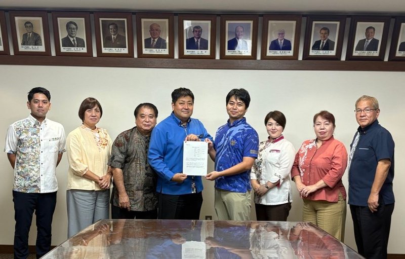 本日、那覇市長および議長に対し、市政運営に関する提起・要請を有志の会派議員行いました。 - 普久原あさひ（フクハラアサヒ） ｜ 選挙ドットコム