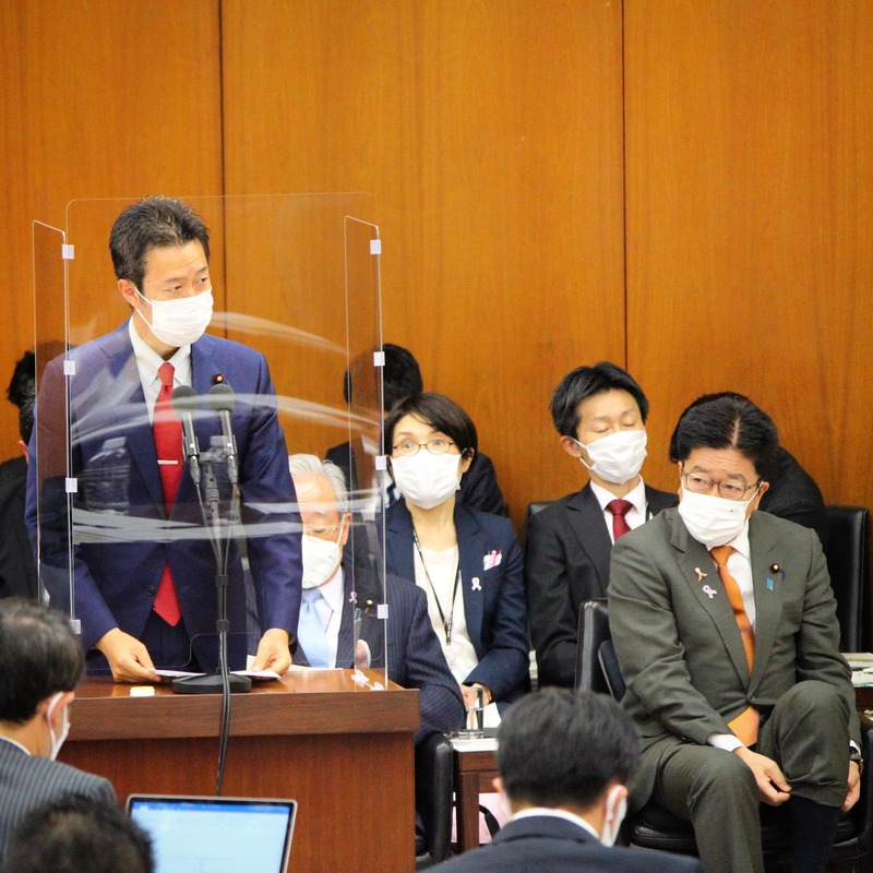 議員立法で提出した法案について、大臣と並んで答弁。 - いさか信彦（イサカノブヒコ） ｜ 選挙ドットコム