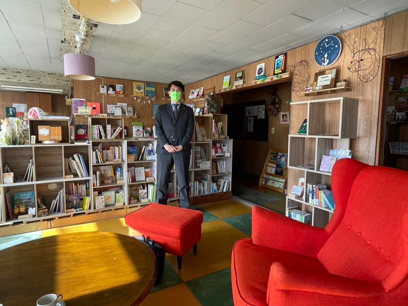 刈谷市駅に近い御幸町の古いビルの2階にある私設図書館「#クマシカ図書館」に初めて行ってきました。 - おおにし健介（オオニシケンスケ ...