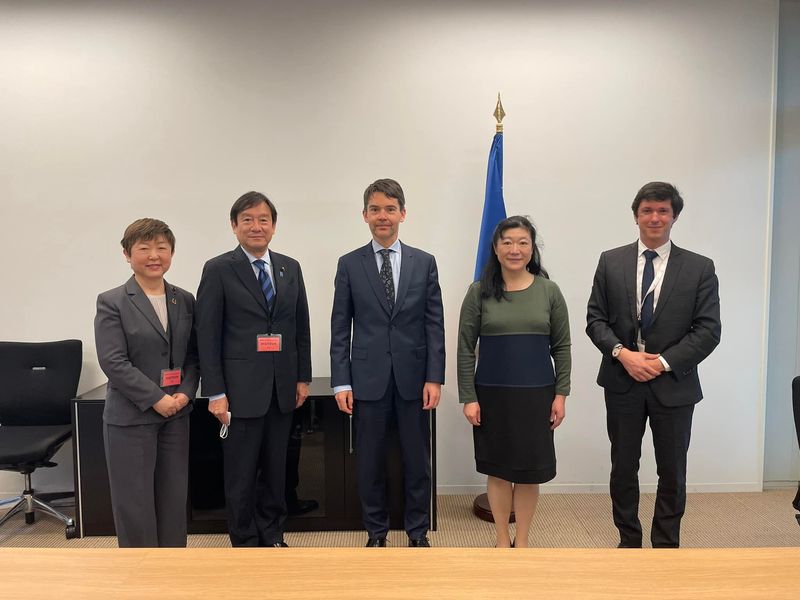 本日は在日フランス大使館を訪問させて頂き、ニコラ・ティエリ公使とロマン・リドー政務参事官と面談... - うかい雅彦（ウカイマサヒコ ...